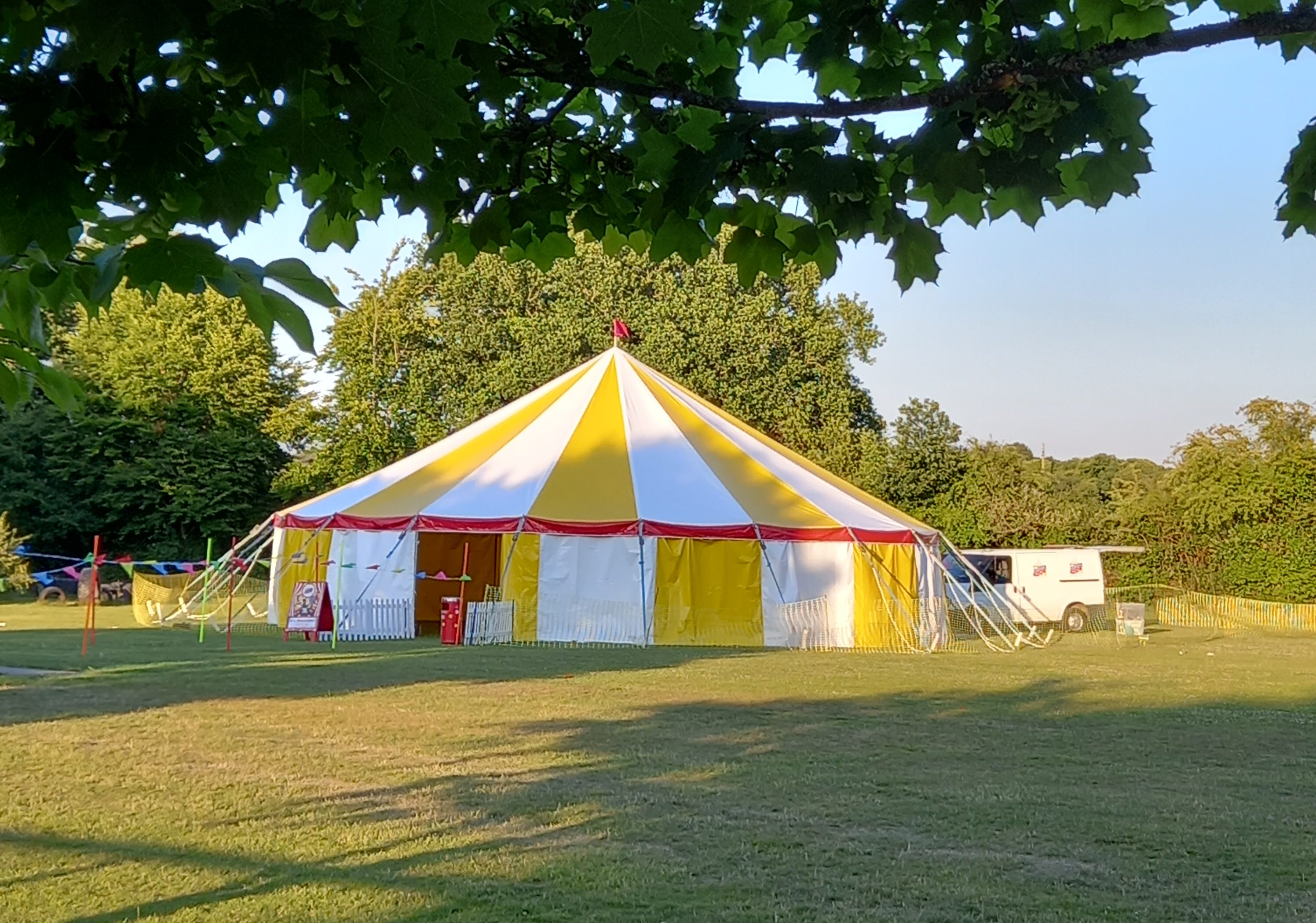 Circus shows and workshops for schools, events and festivals – Little ...